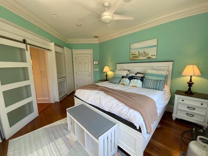 The Bermuda Suite. - St. Andrews