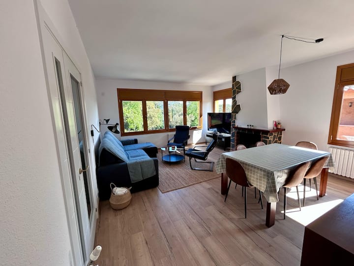 Chalet Amplio Con Jardín - Cardedeu