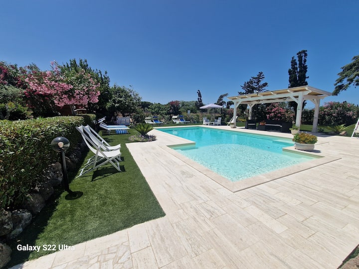 Villa 11 Pers. Nel Verde-mare 2000 M - Sorso