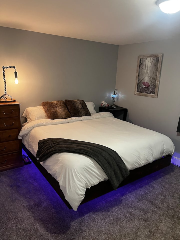 Cozy & Stylish 1br Private Suite - Whitehorse