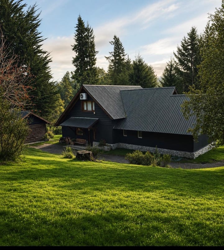 Hermosa Casa A Metros Del Puerto - Villa La Angostura
