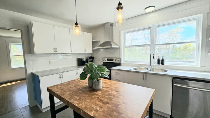 4 Brm 2 Bath House With Patio - Moncton