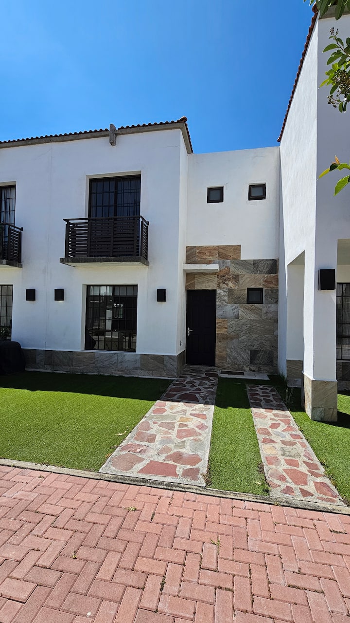 Casa A Minutos De Puerto Interior Y Hospitales - León