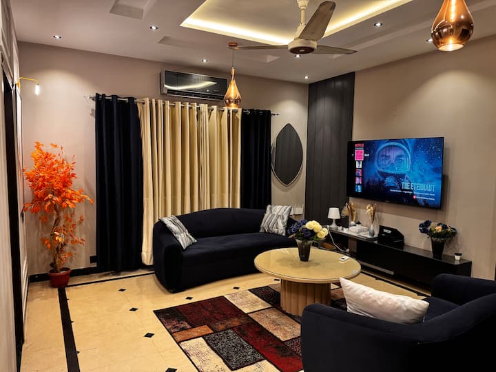 The Serai - Dha Luxe Family Home - Lahore