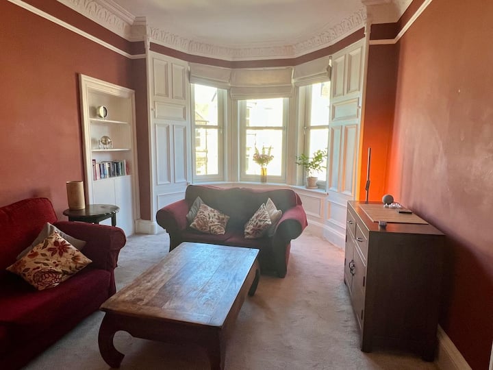 Large Victorian Apartment - Edinburgh