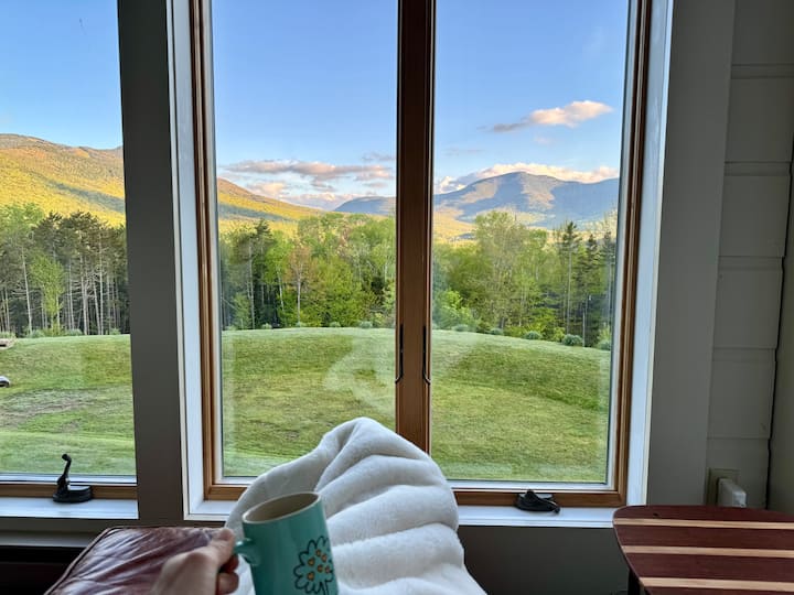 Cozy & Stylish Condo With Amazing Mountain Views - Waterville Valley, NH