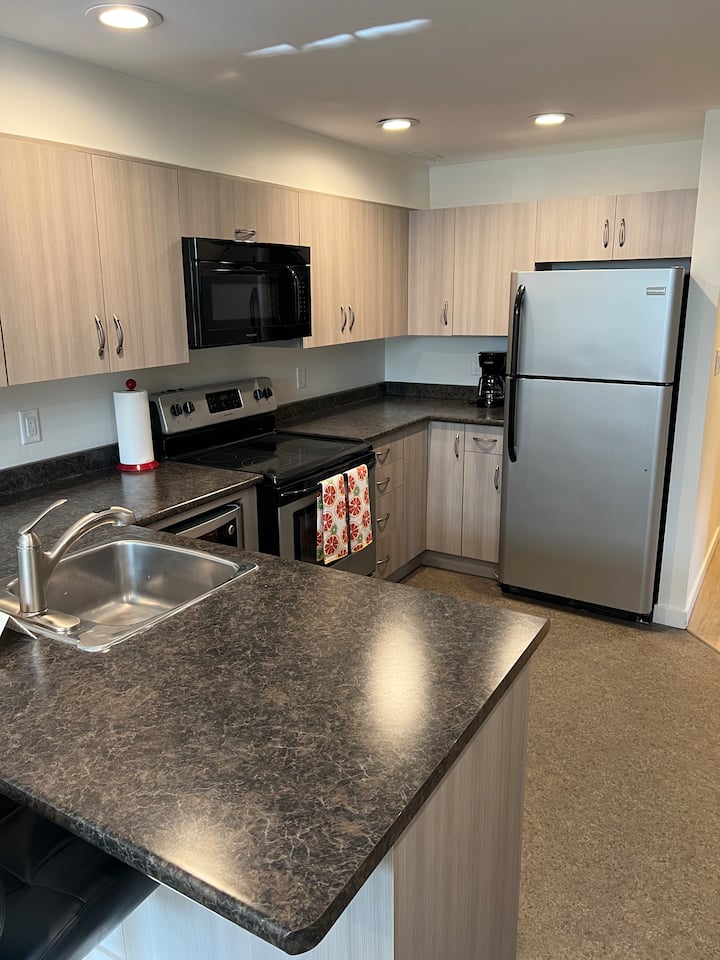 Cozy Upper Mission 2br Suite - Kelowna