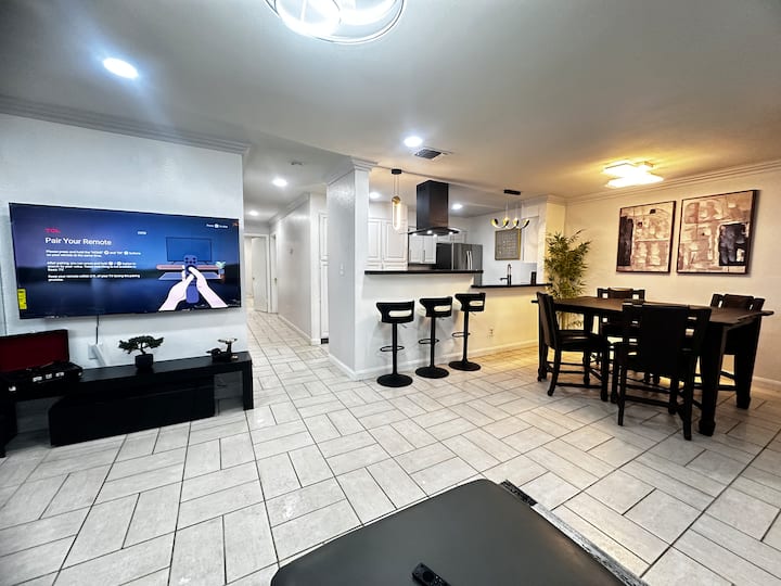Relaxing 2br Perfect For Business, Prime Location - Laredo, TX