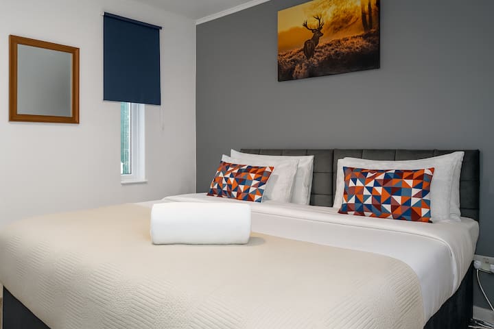 35% Off 2br Flat • Free Parking • Walk To Theatre - Milton Keynes