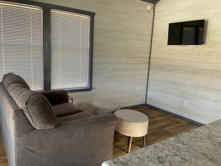 Tiny Home #1 – 1 Bedroom Sleeps 2 - Philadelphia, MS