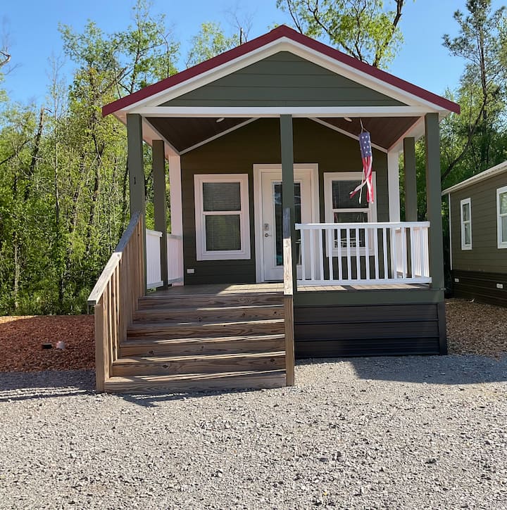 Tiny Home #1 – 1 Bedroom Sleeps 2 - Philadelphia, MS