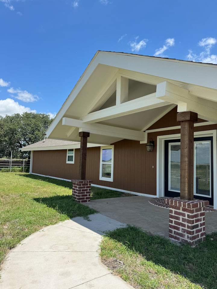 Located In Rice Tx - Ennis, TX