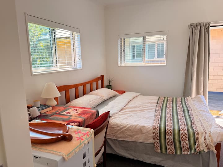 Dark Sky Farm Sleep-out | Private Entry & Ensuite - Masterton