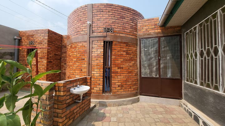 Simba Maison D'hôte, Service Complet Et Agréable - Burundi