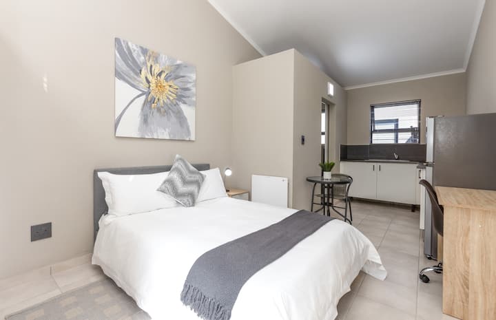 Fourways Studio Alb8 - Lanseria