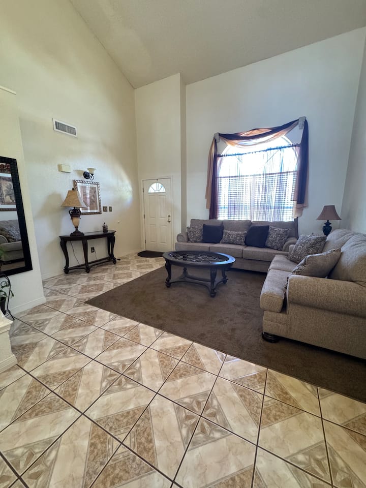 East Side Cul-de-sac Comfort - El Paso, TX