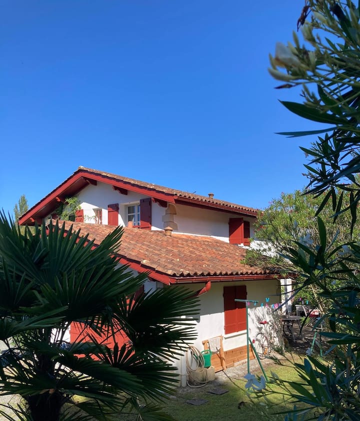 Belle Maison Basque Avec Jardin - Zugarramurdi