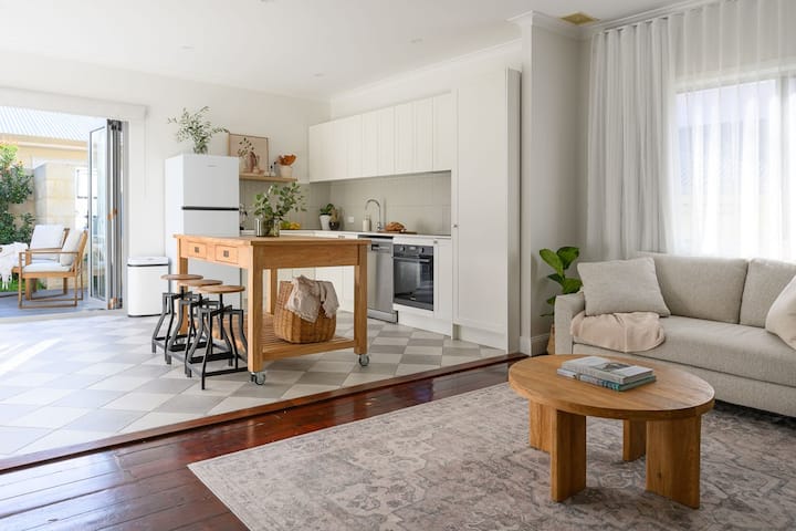 Monty's House - The Heritage Stay - Fremantle