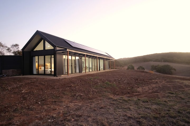 House On A Hill Near Kuitpo - Strathalbyn