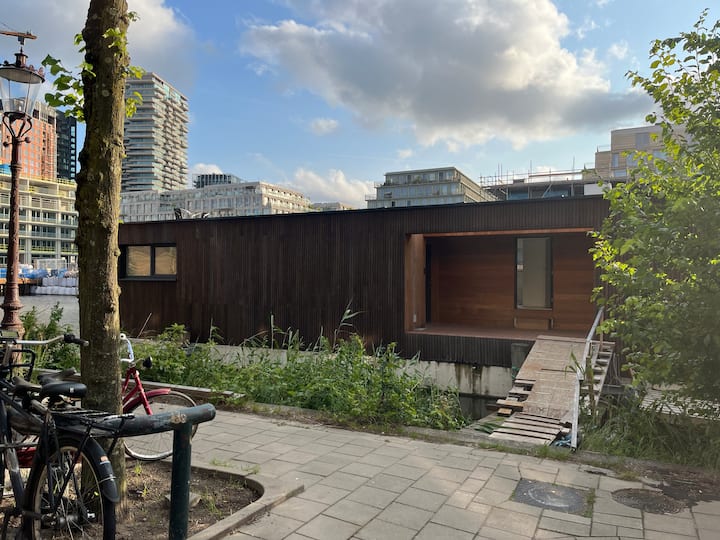 Unieke Plek Met Dakterras Op Woonark In Amsterdam - Ámsterdam
