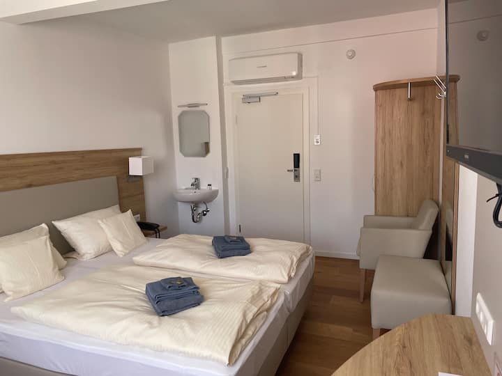 Hotel Perkeo: 3 Zimmer-apartment Im Dachgeschoss - Heidelberg