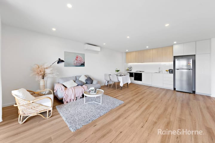 Stunning New Build. Modern Luxury & Great Location - Melbourne