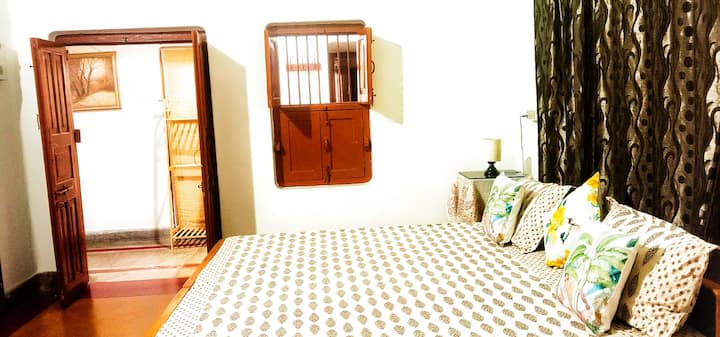 Vasundhara - Homestay Near Subeh-e- Banaras - Varanasi