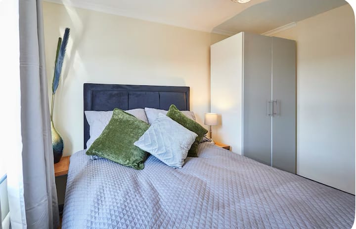Spacious Room | Netflix + Garden - Kettering, UK