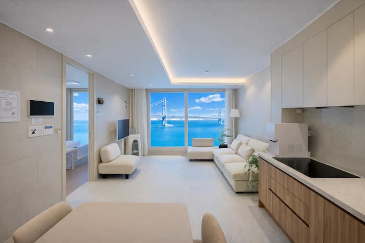 [ 30%특가 ]광안대교 파노라마 오션뷰/해수욕장/호텔컨디션/밀락더마켓/맛집투어/인기숙소 - Busan