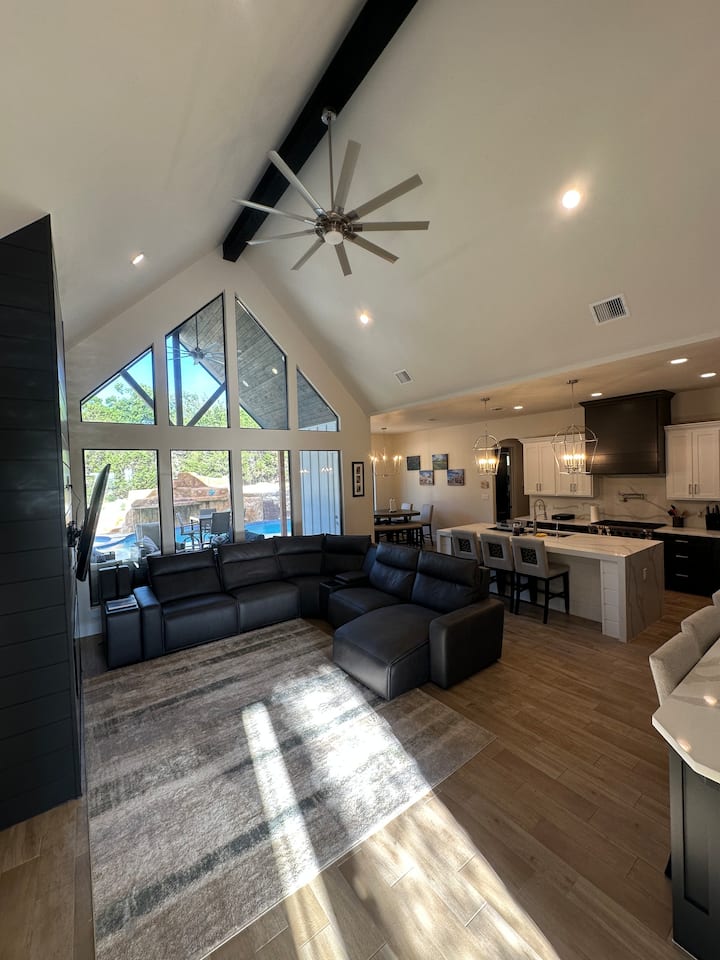 Hilltop Luxury Resort - Wimberley, TX