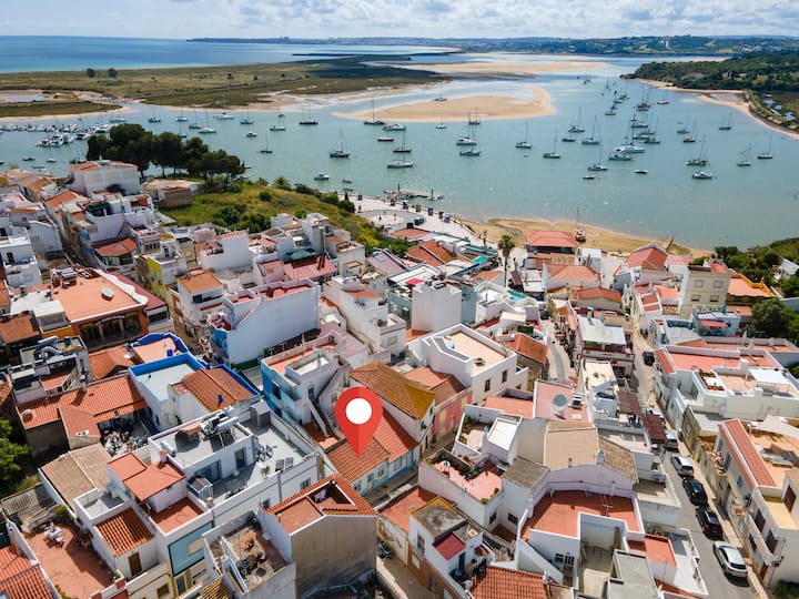 Central & Beach Townhouse, Walking Everywhere - Alvor