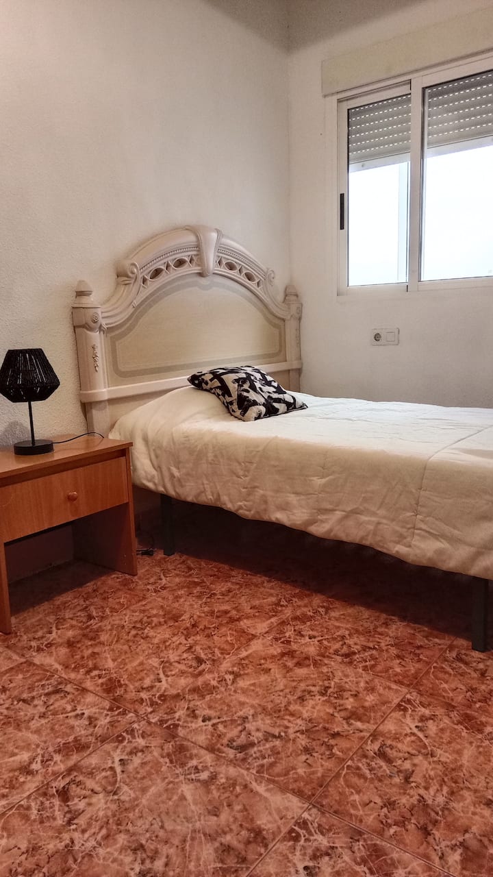 Habitación Cómoda Y Tranquila - Elda