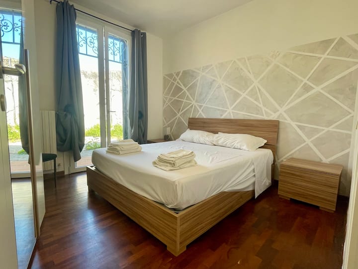 La Corte Urbana 48a [ Parking ] - Livorno