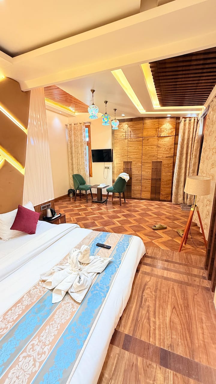 Amazing View Luxury Cottage - Mussoorie