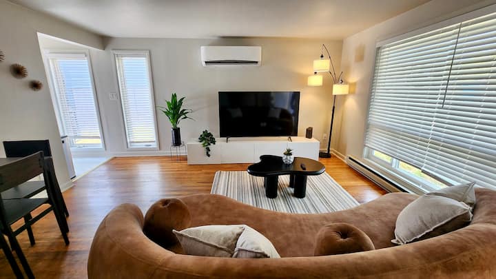 Cute, Cozy Home In Shoreline With Back Yard! - Mountlake Terrace, WA