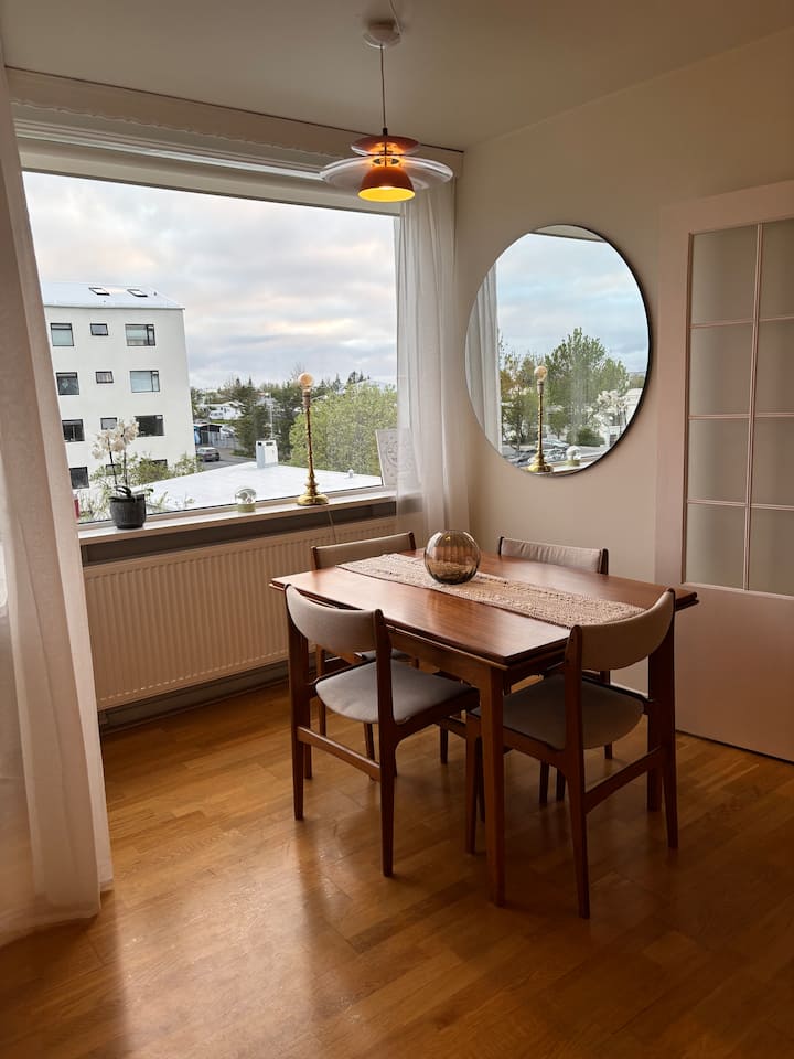 Cozy & Bright Apartment In Town - Reykjavík