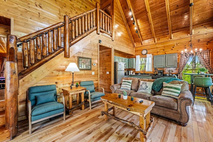 Ultimate Gatlinburg Cabin:hot Tub, Games &Fire Pit - Gatlinburg, TN