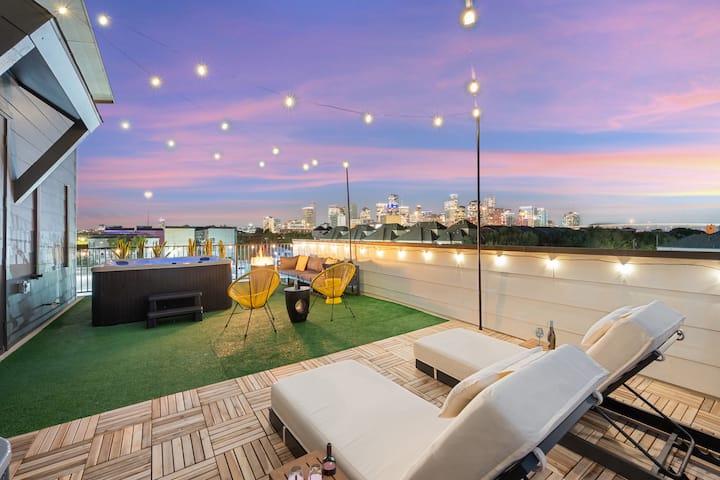 Downtown 3bd | Hot Tub • Fire Pit • Skyline Views - Houston, TX