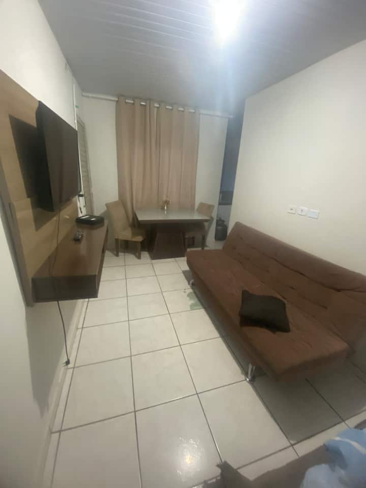 Apto Simples 2/4, Wi-fi, 200m Do Camaru - Uberlândia