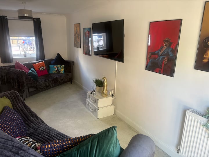 Upto 9 Contractors, Longstay Discounts - Colchester