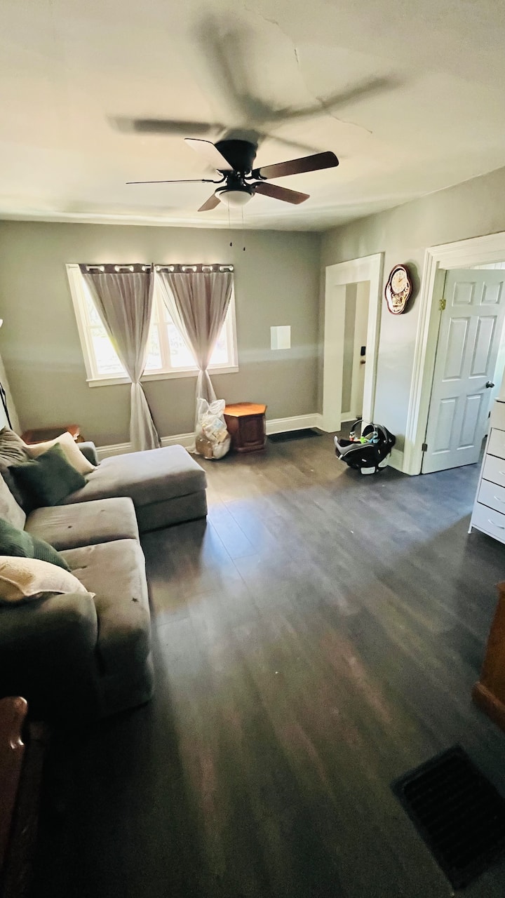 Cozy Spacious Family Home. - Erie, PA
