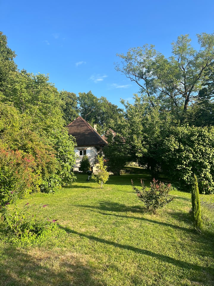 Maison Dans Un éCrin De Verdure - Arbois