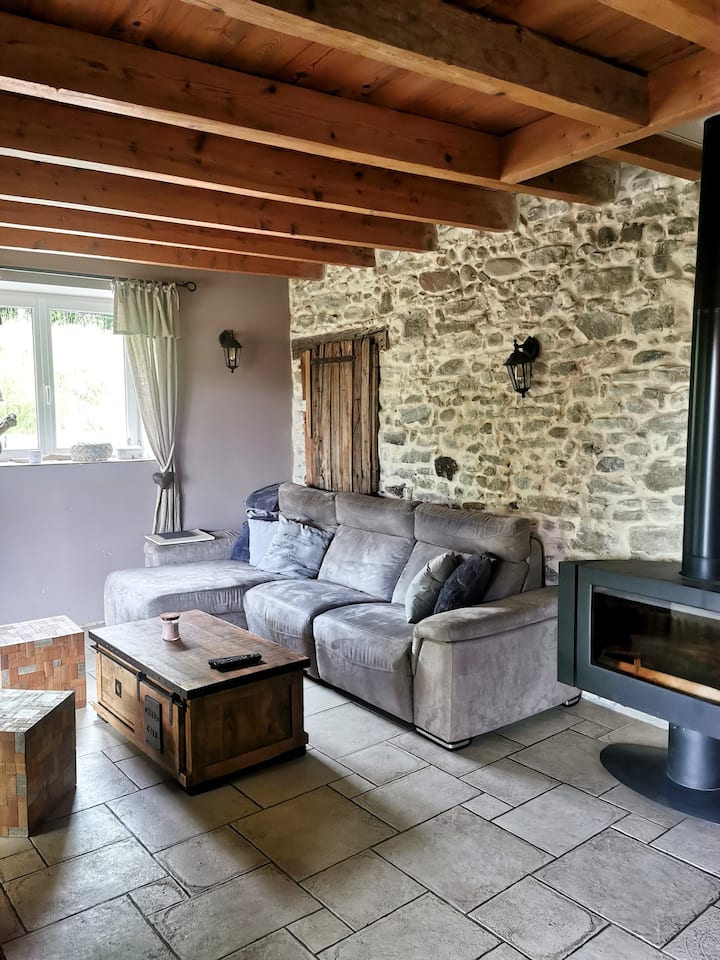La Pierre Des Champs - Piscine Et Jacuzzi - Rumilly