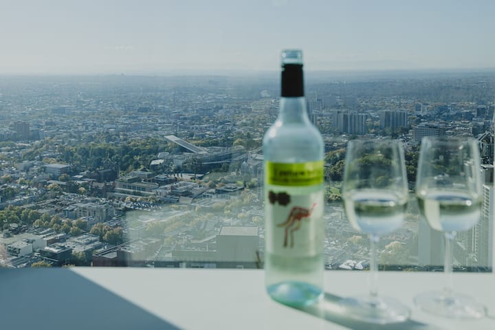 Modern L60+cbd Skyline/2b2b/freetram Zone/gym/pool - Williamstown