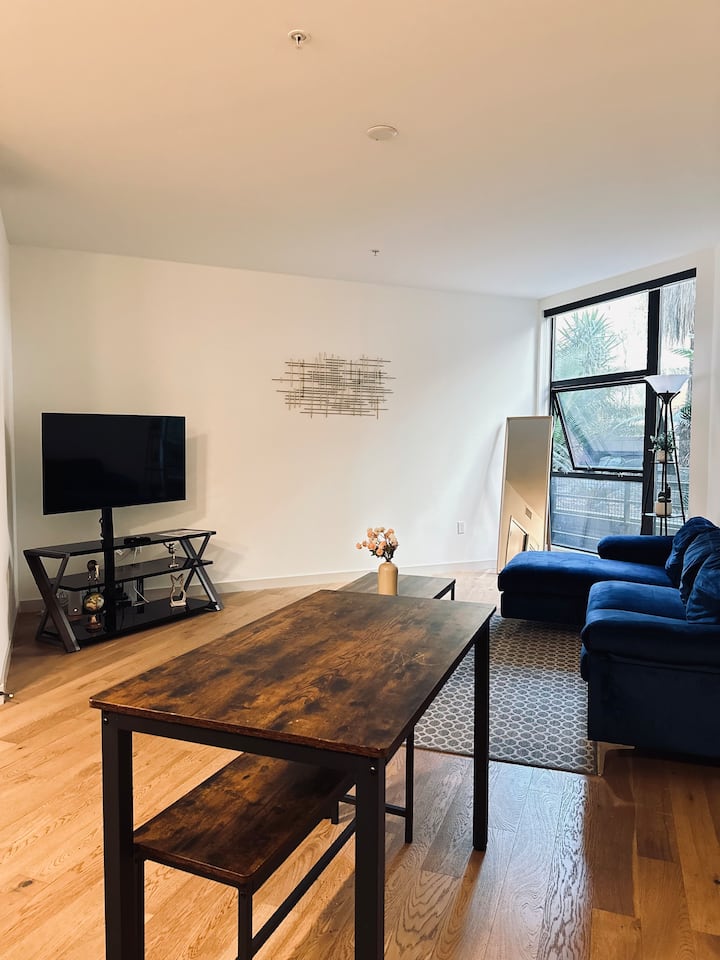 Hollywood Walk Of Fame 1bd Oasis W/ Free Parking - West Hollywood, CA