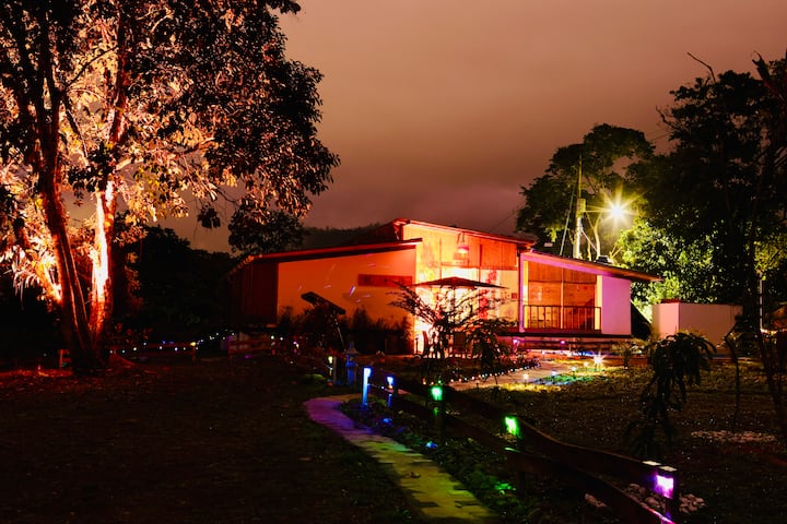 Long Lodge Your Vacation Home Three Rooms - Mindo Valley