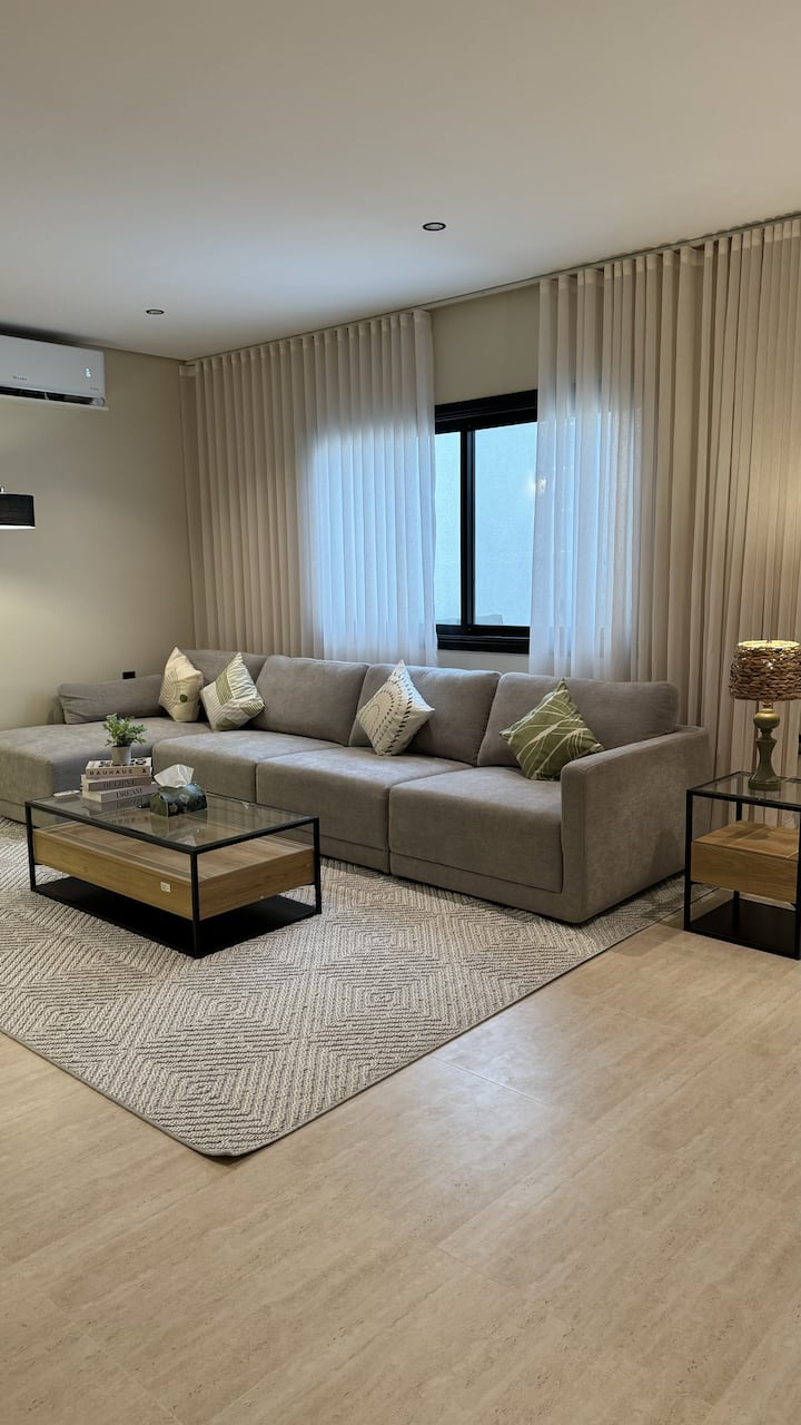 Luxury 2br Apartment With Outdoor Seating - Riyadh