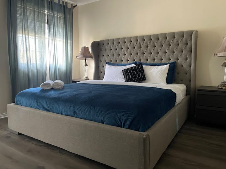 Clean Posh And Upscale Livings - Mississauga