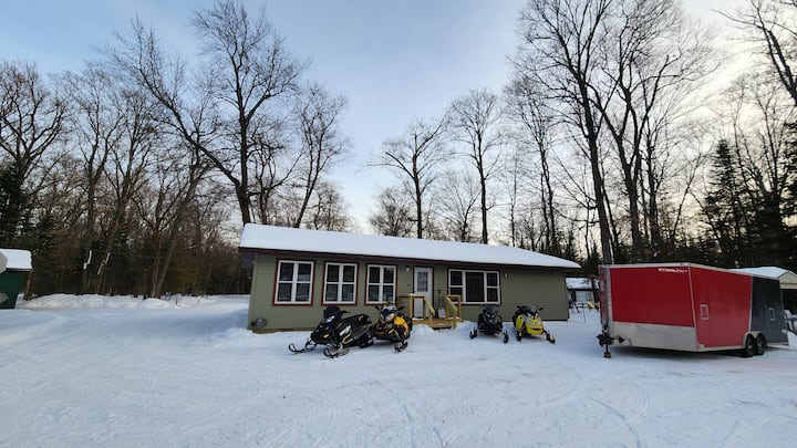 2 Bed, 1.5 Bath Cabin. Sleeps 6 - St. Germain, WI