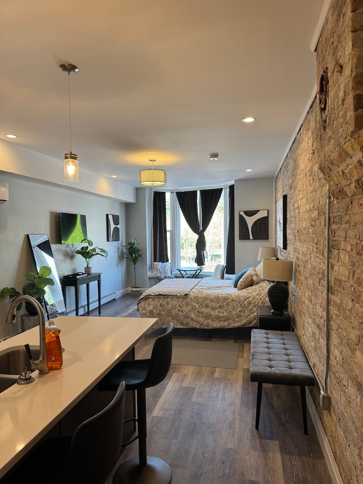 Downtown London Getaway - London